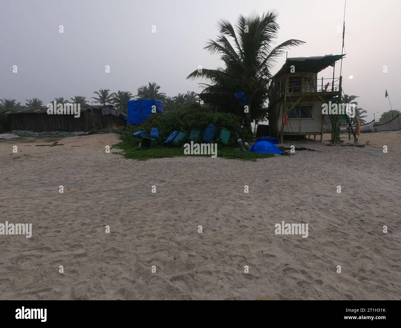 Garbage lying on Benaulim beach in the Indian sate of Goa Stock Photo ...
