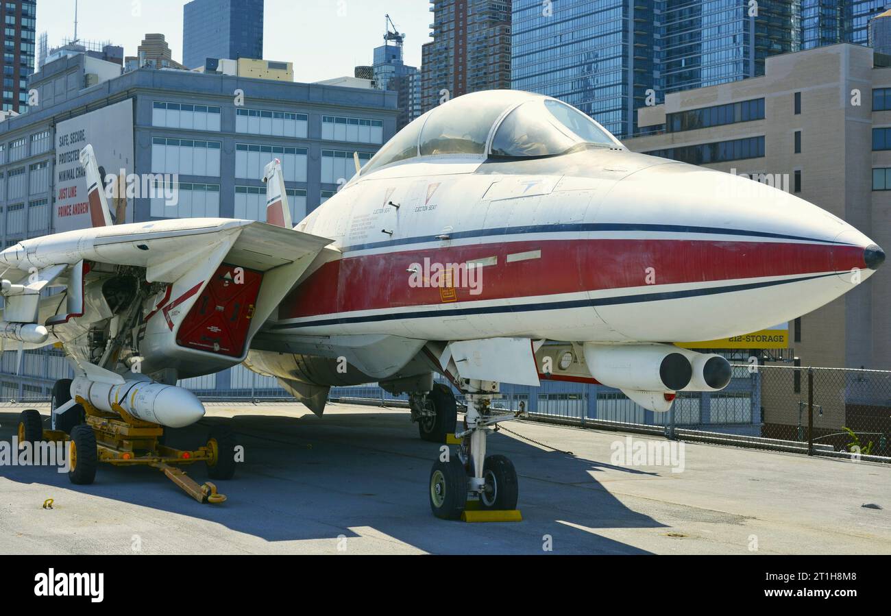 Intrepid aircraft carrier Sea, Air & Space Museum is an American ...