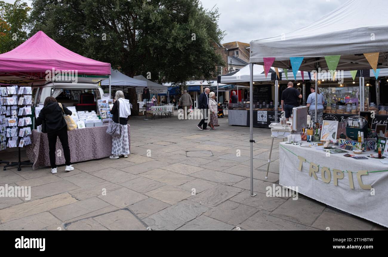 Horsham market square hi-res stock photography and images - Alamy