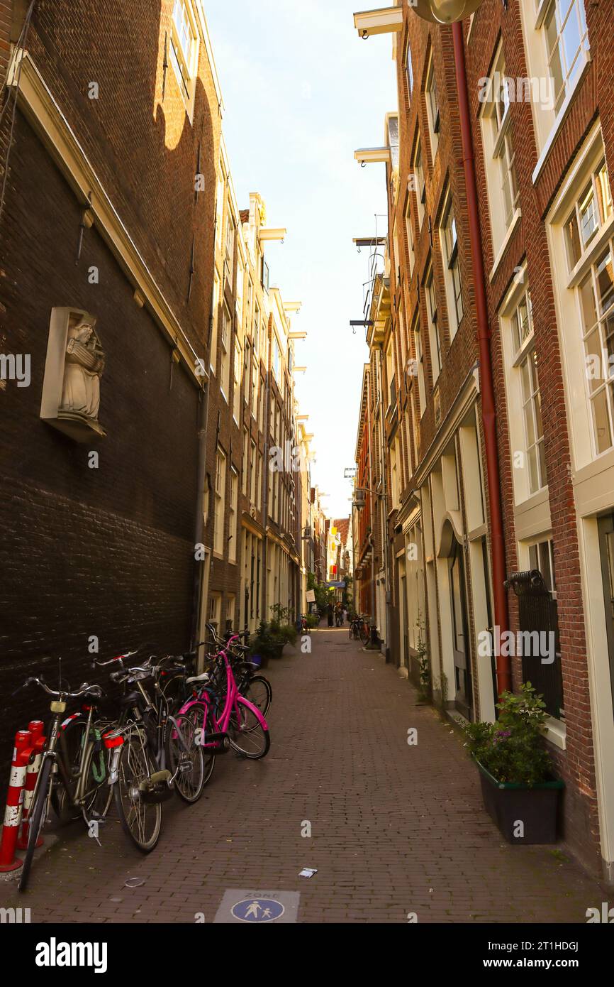 Cobblestone street amsterdam netherlands hi-res stock photography and ...