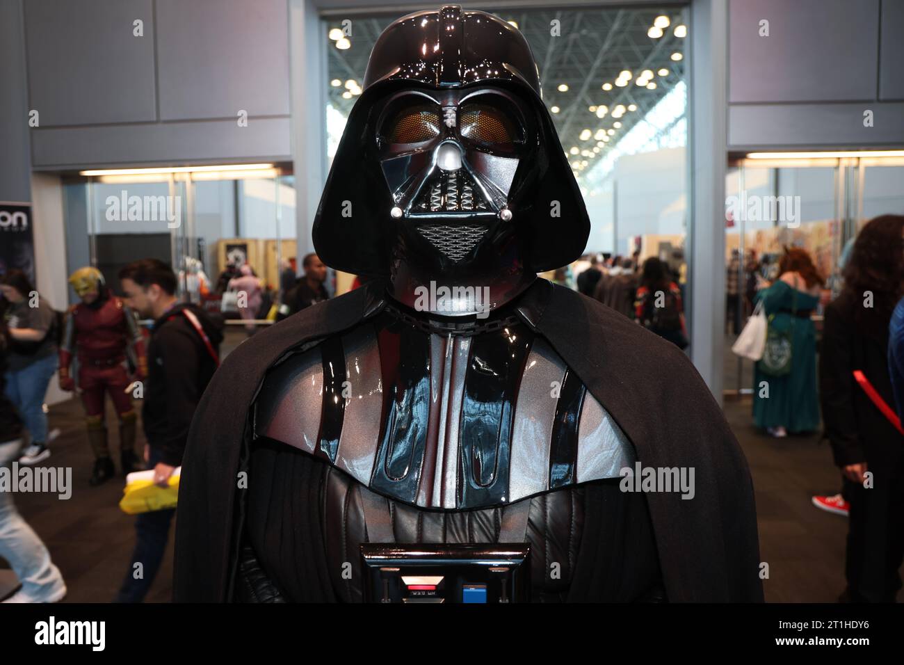 A cosplayer dressed as Darth Vader from ''Star Wars'' attends New York ...