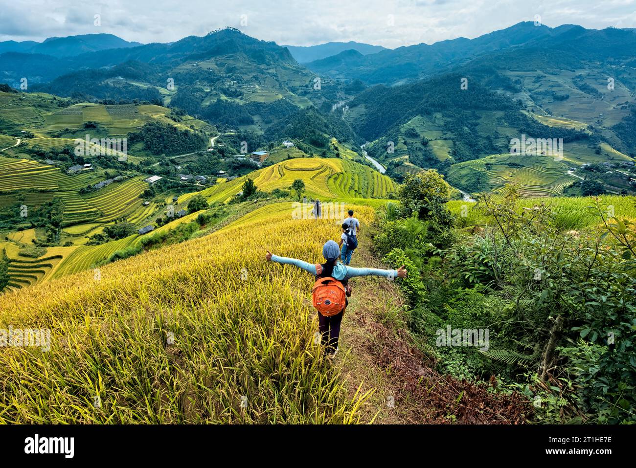 Trekking above the amazing rice terraces of Mu Cang Chai, Yen Bai ...