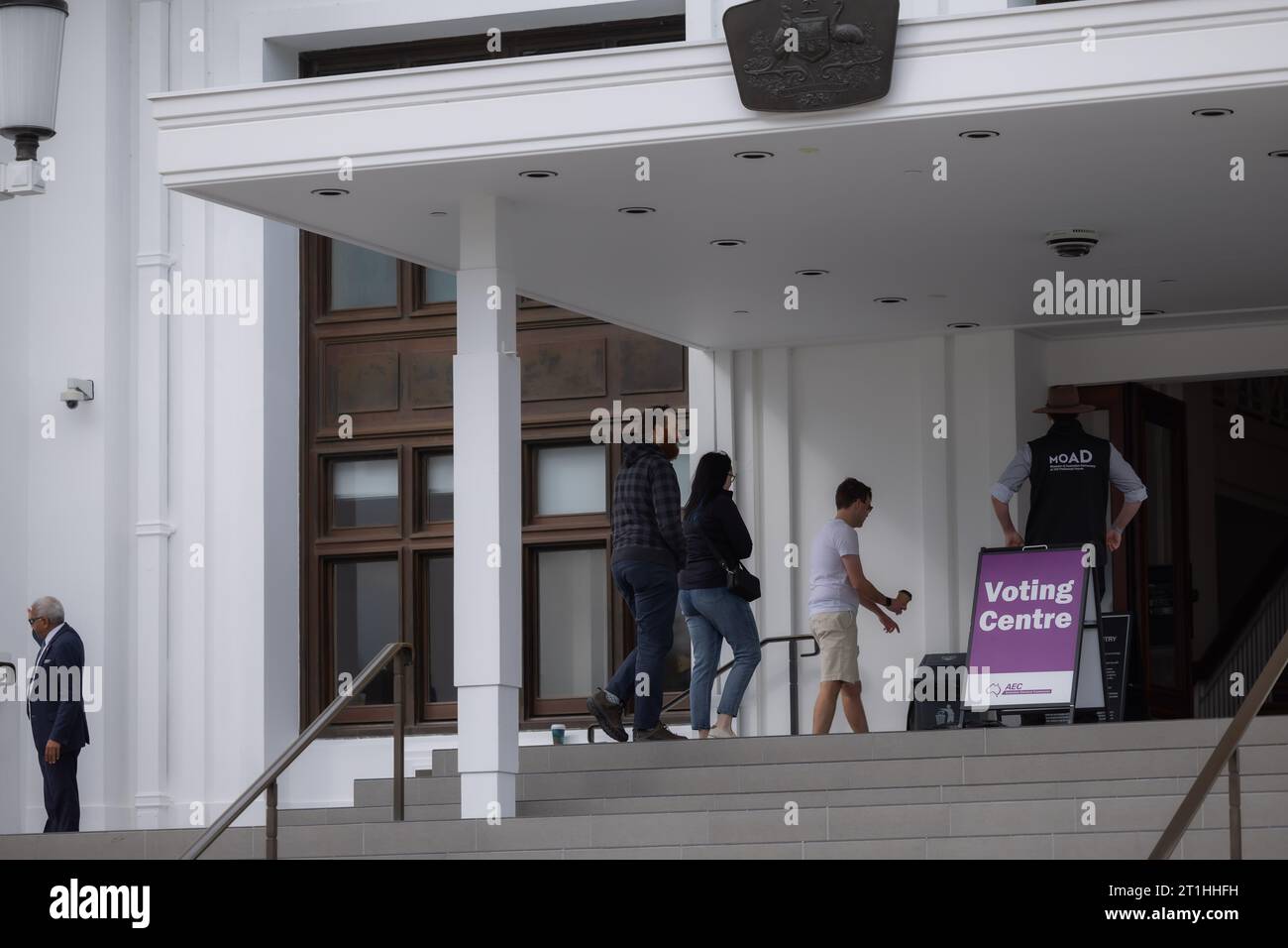 (231014) -- CANBERRA, Oct. 14, 2023 (Xinhua) -- Voters walk towards a voting center in the Old ...