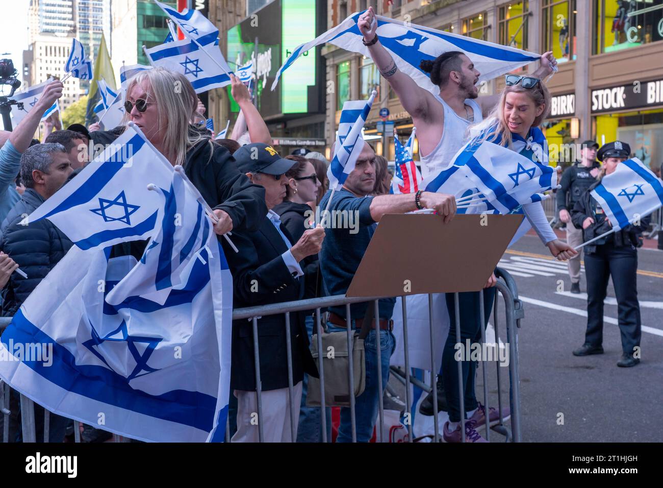 New York, United States. 13th Oct, 2023. Pro-Israel counter-protestors ...