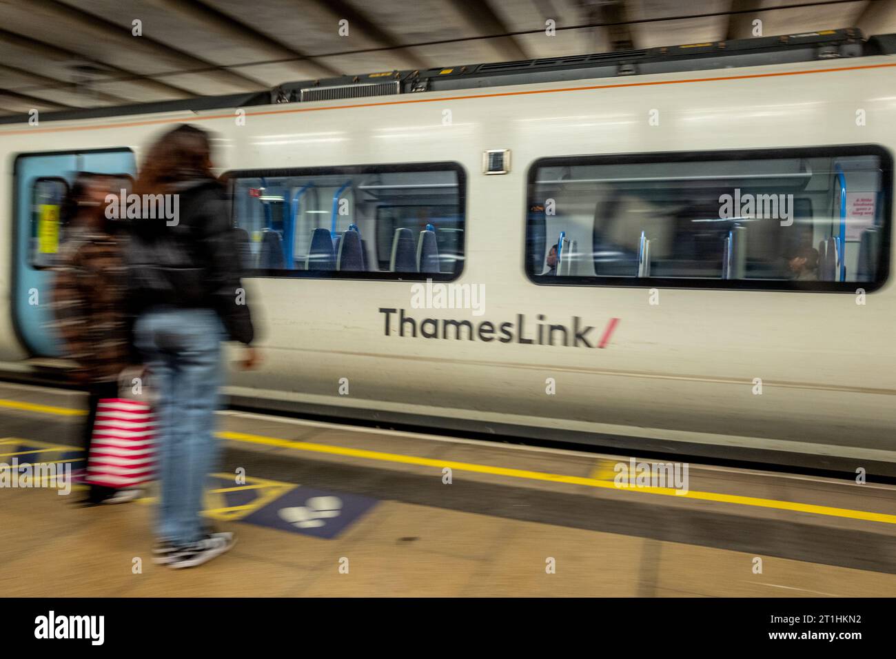 London, October 13th 2023: Thameslink train at Farringdon station Stock ...