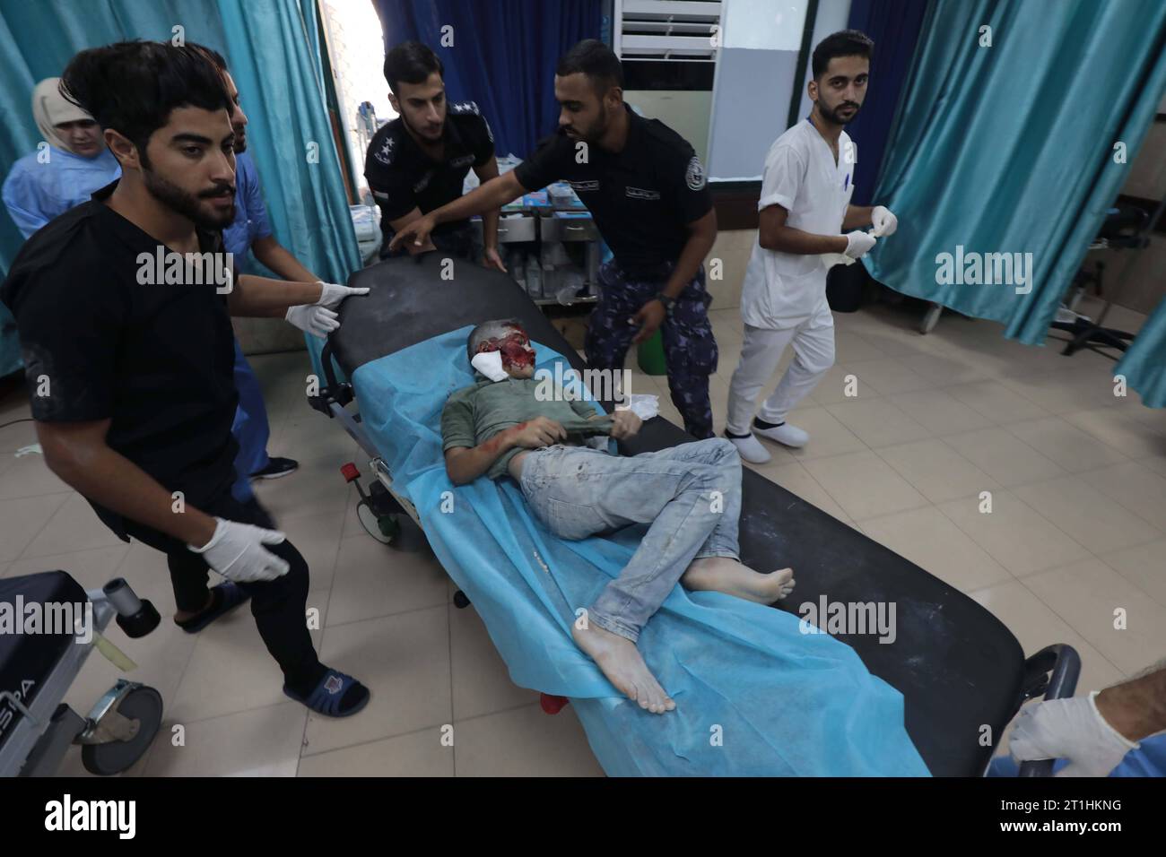 Palestinian paramedics treat wounded Palestinians, including children ...