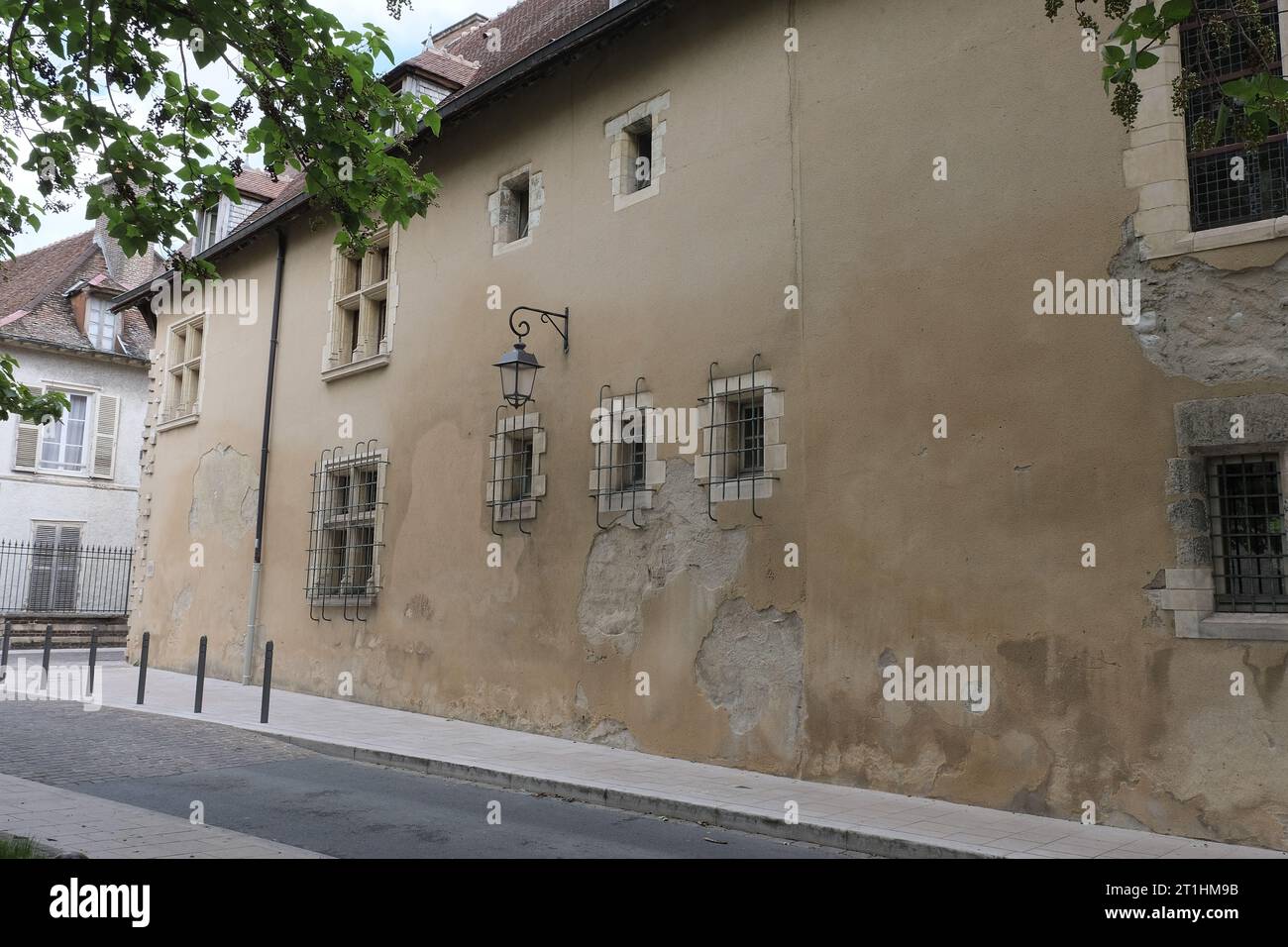 The most interesting deteriorated walls I've come across. Large ...