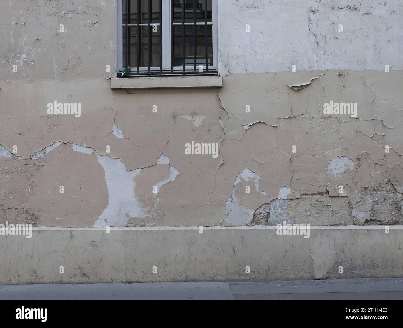 The most interesting deteriorated walls I've come across. Large ...