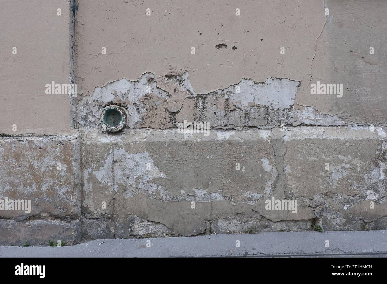 The most interesting deteriorated walls I've come across. Large ...