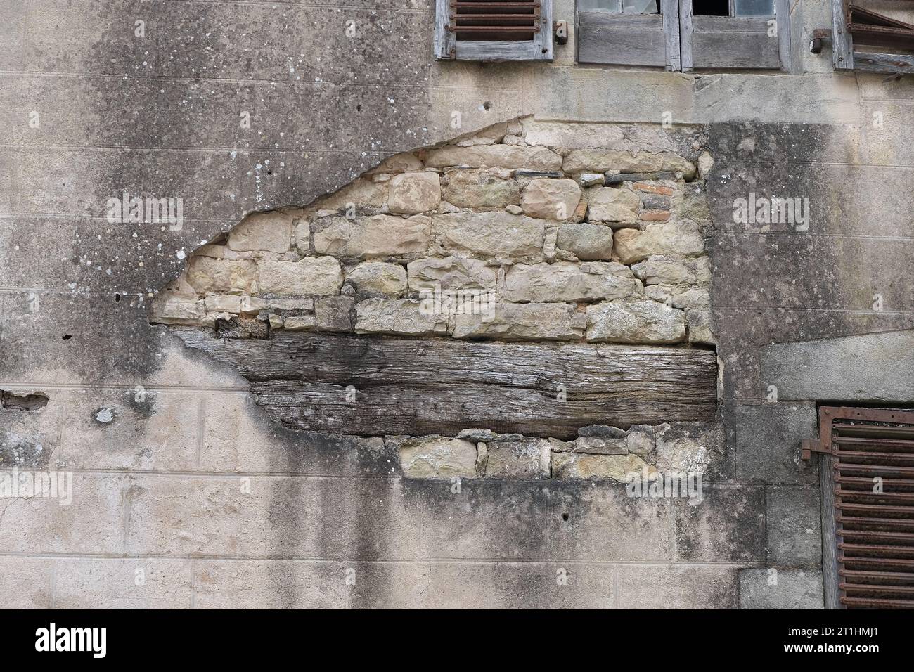 The most interesting deteriorated walls I've come across. Large ...