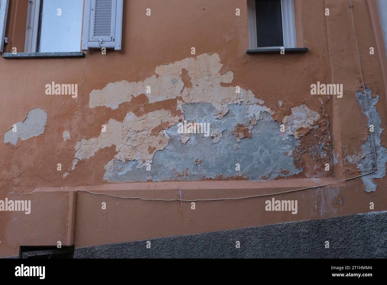 The most interesting deteriorated walls I've come across. Large ...