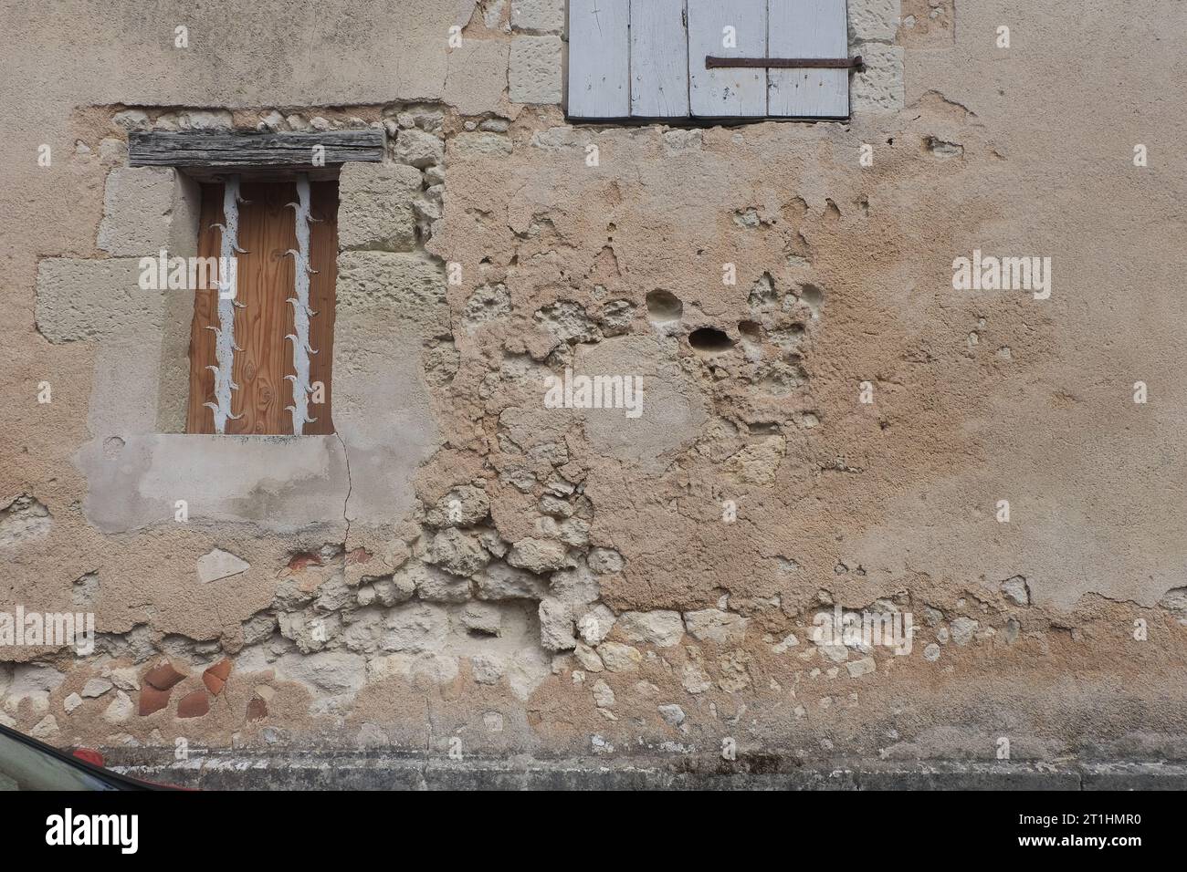 The most interesting deteriorated walls I've come across. Large ...