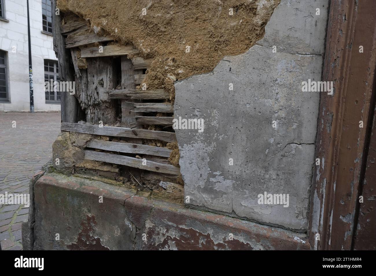 The most interesting deteriorated walls I've come across. Large ...