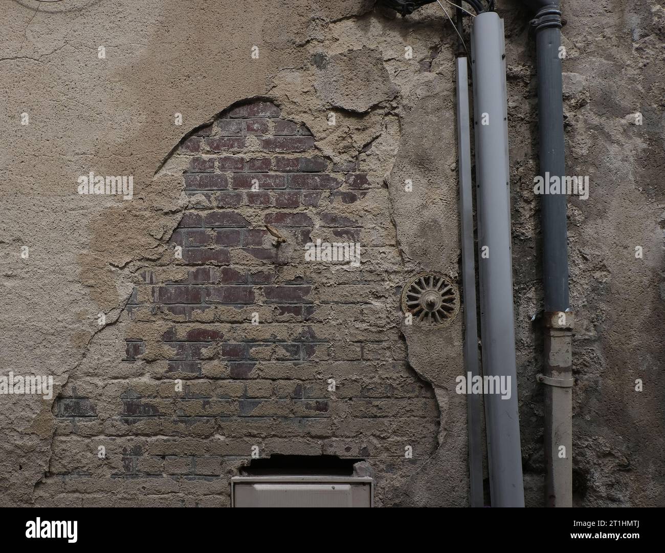 The most interesting deteriorated walls I've come across. Large ...