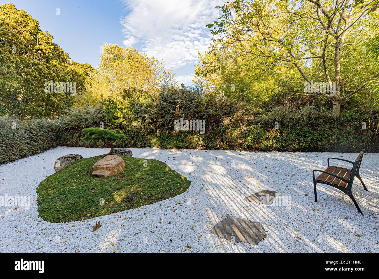 Newly created dry Zen garden in Dijon's Japanese garden. Jardin zen sec ...