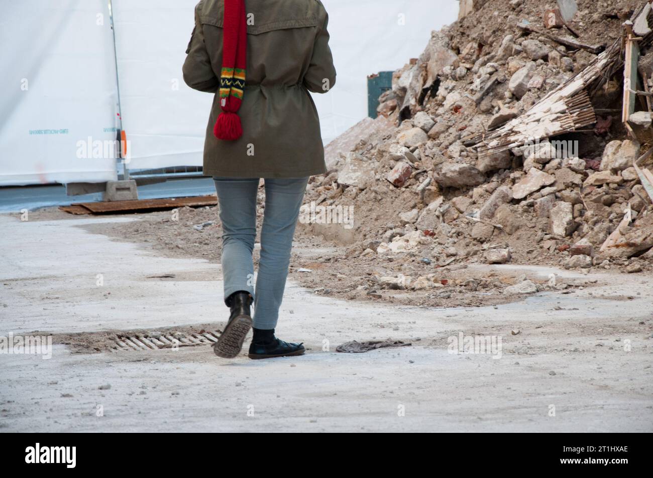 Une fille à Colonel Fabien Stock Photo - Alamy