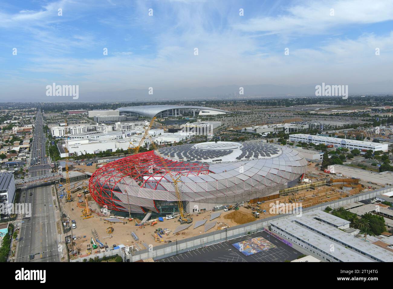 Los angeles intuit dome aerial hi-res stock photography and images - Alamy