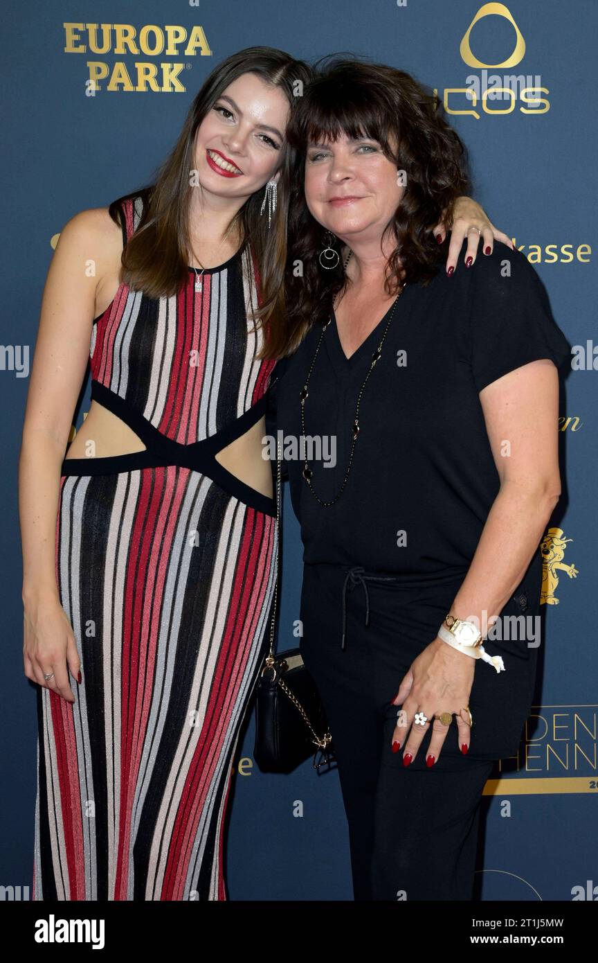 Maria Clara Groppler mit ihrer Mutter Grit bei der 29. Verleihung der ...