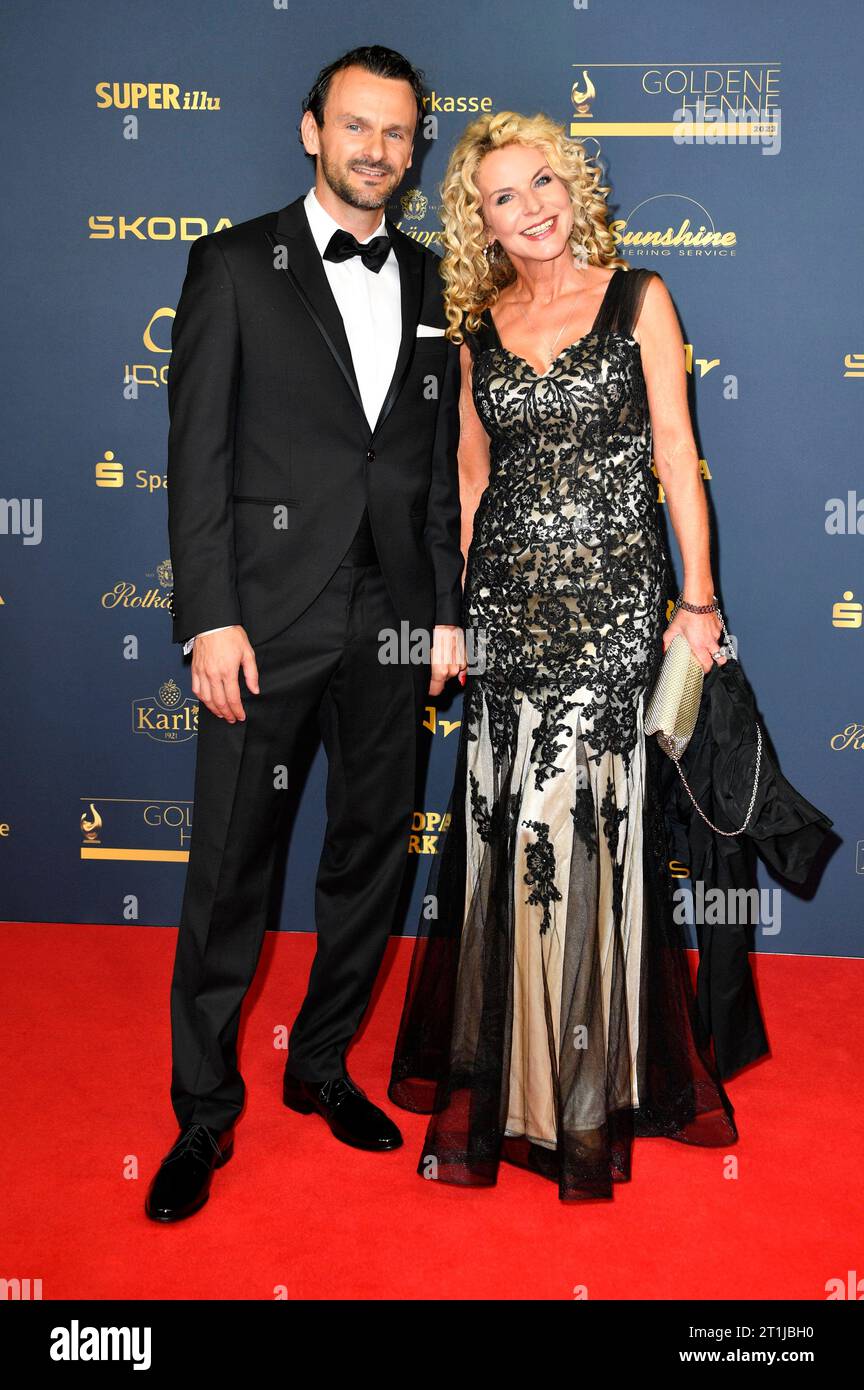 Victoria Herrmann mit Freund David Böthig bei der 29. Verleihung der ...