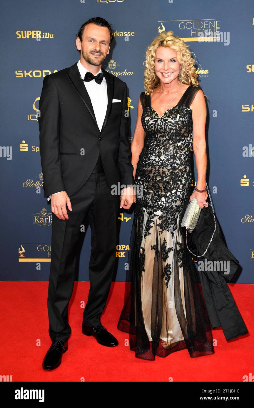 Victoria Herrmann mit Freund David Böthig bei der 29. Verleihung der ...