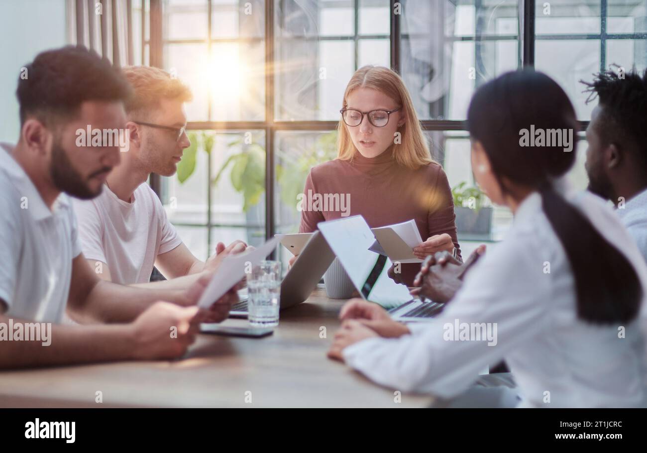 Reunion oficina hi-res stock photography and images - Alamy