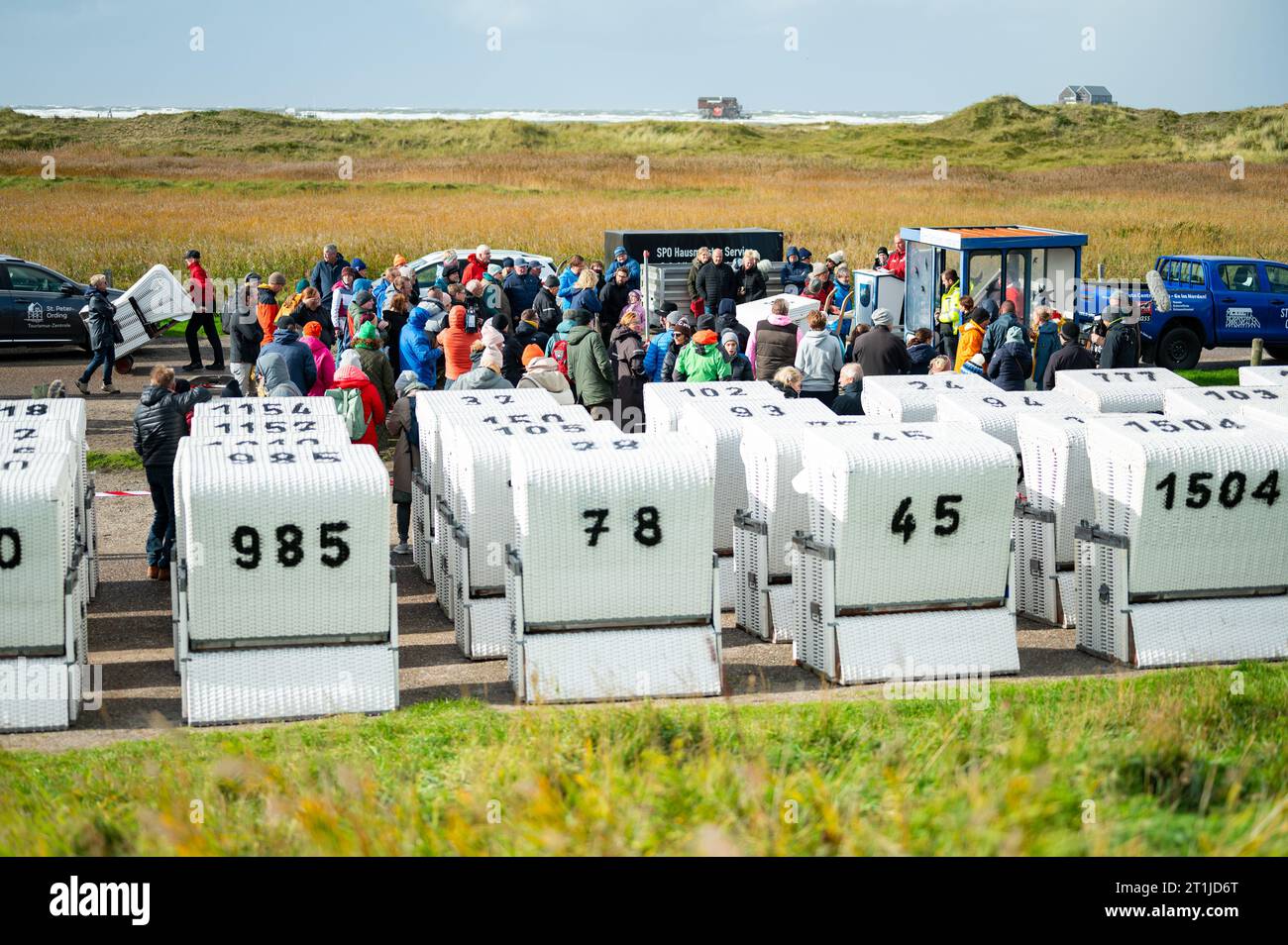St. Peter Ording, Germany. 14th Oct, 2023. Numerous beach chairs stand ...
