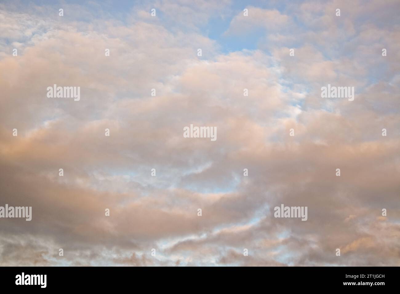 Mesmerizing Cloud Formations: Nature's Canvas Unveiled ☁️🌥️ Dive into ...