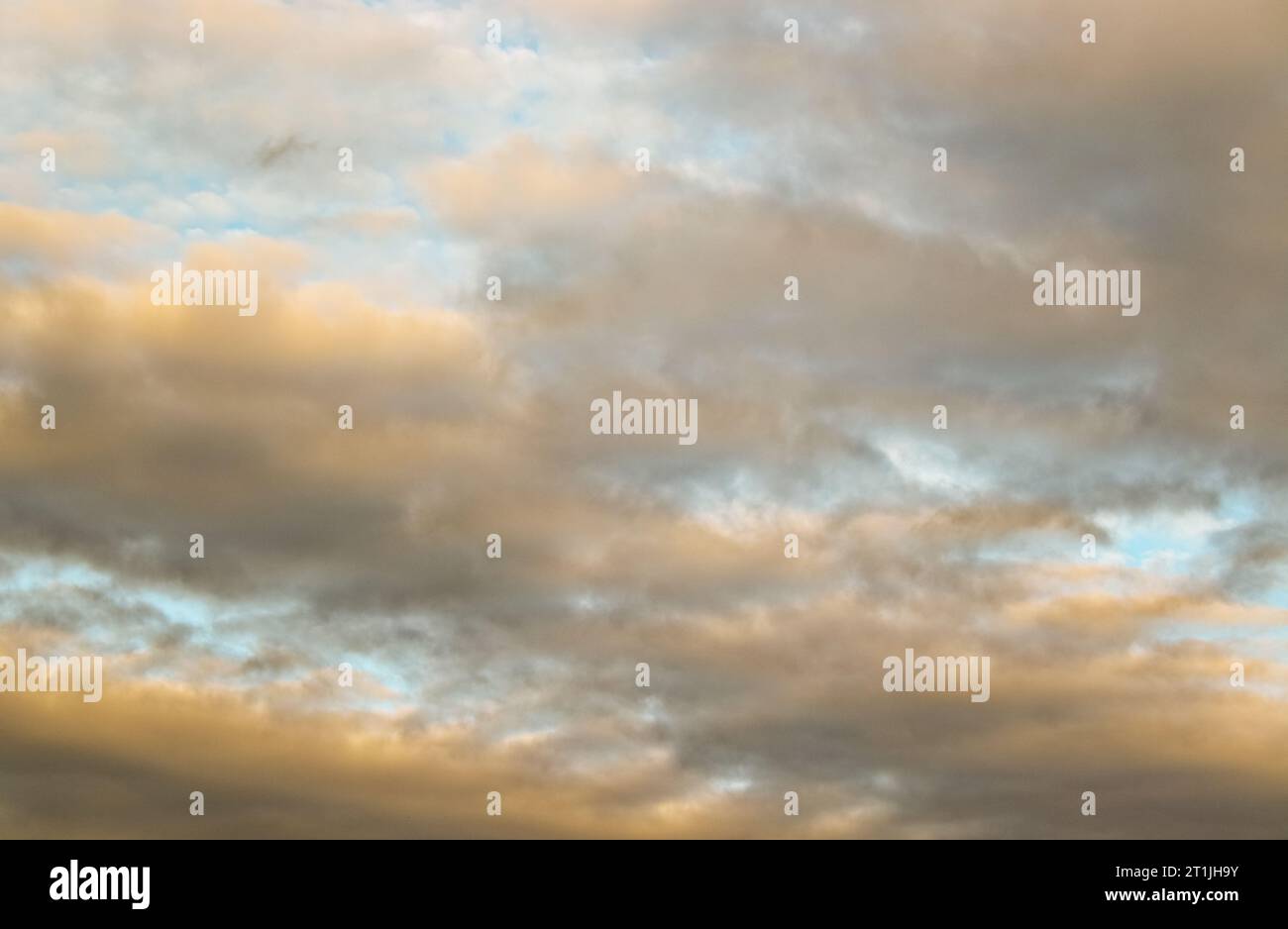 Mesmerizing Cloud Formations: Nature's Canvas Unveiled ☁️🌥️ Dive into ...