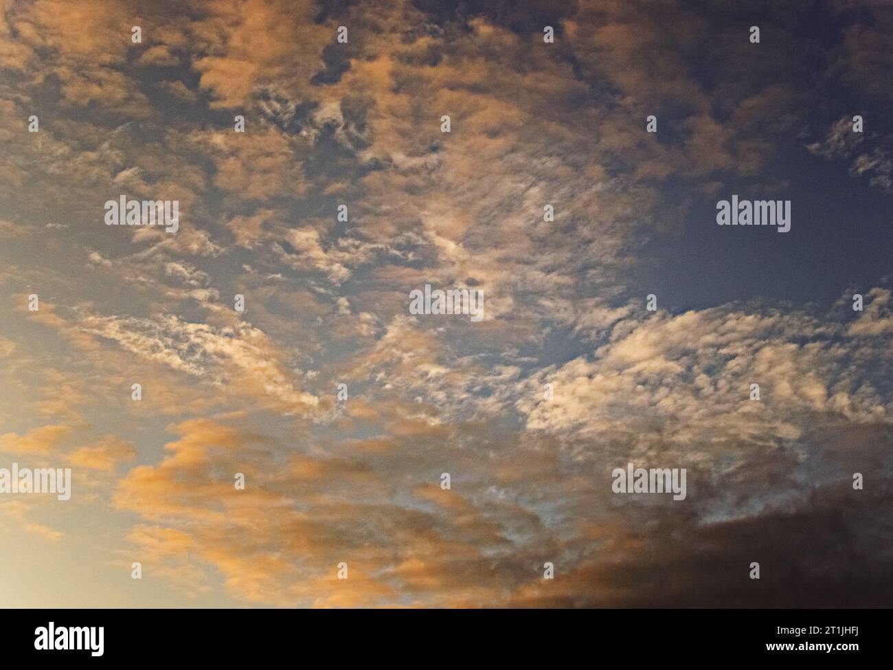 Mesmerizing Cloud Formations: Nature's Canvas Unveiled ☁️🌥️ Dive into ...