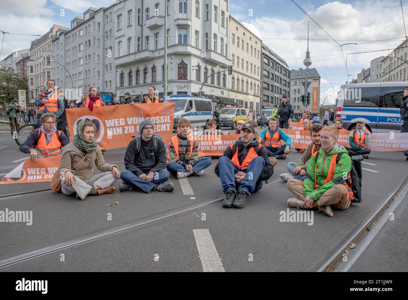 Berlin, Germany. 14th Oct, 2023. Berlin police forcibly removed members ...