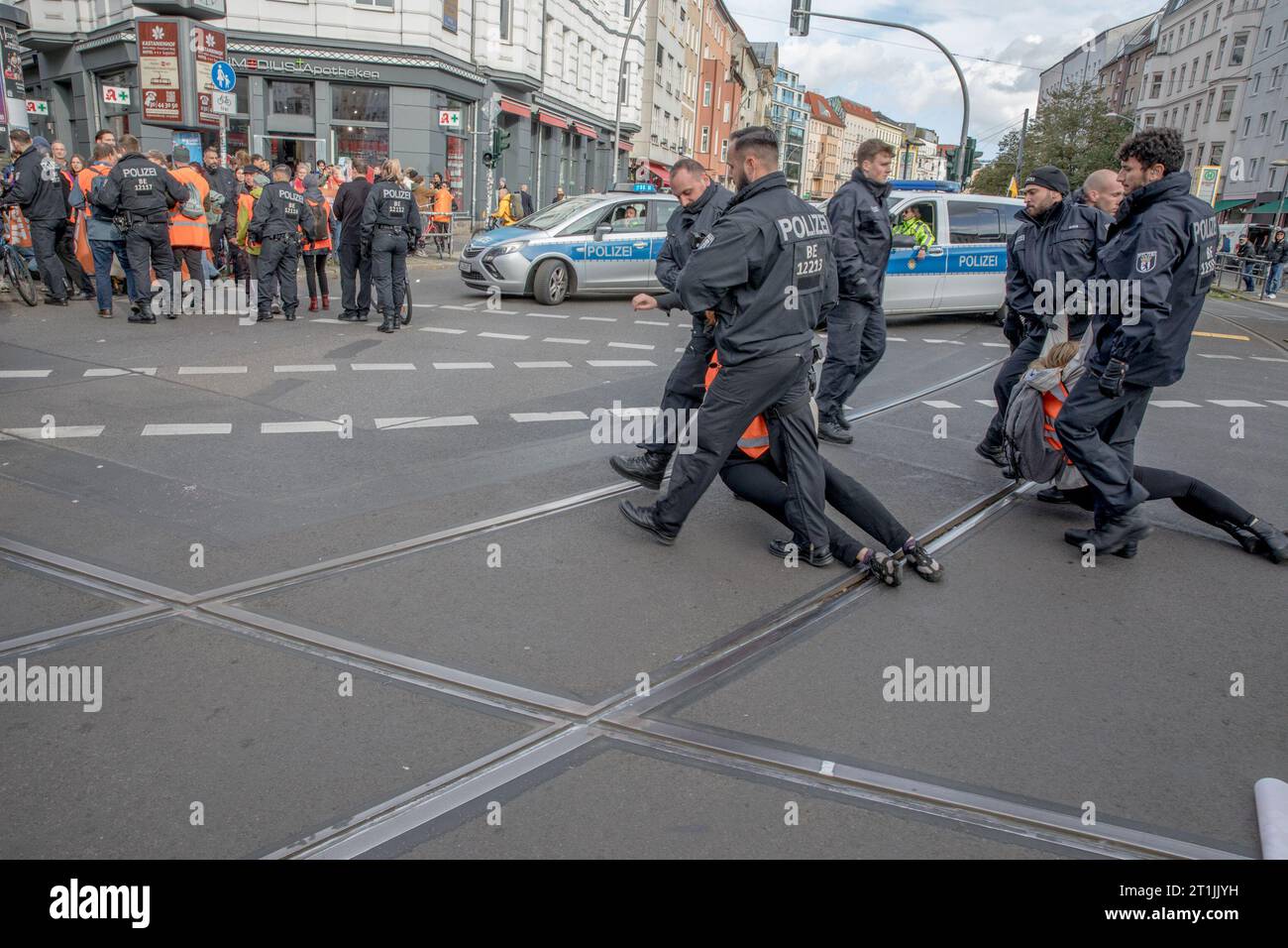 Berlin, Germany. 14th Oct, 2023. Berlin police forcibly removed members ...
