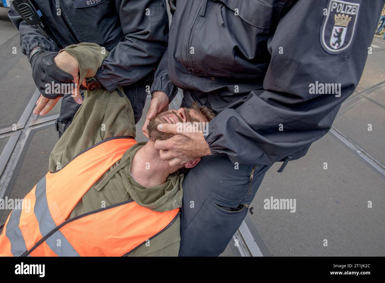 Berlin, Germany. 14th Oct, 2023. Berlin police forcibly removed members ...