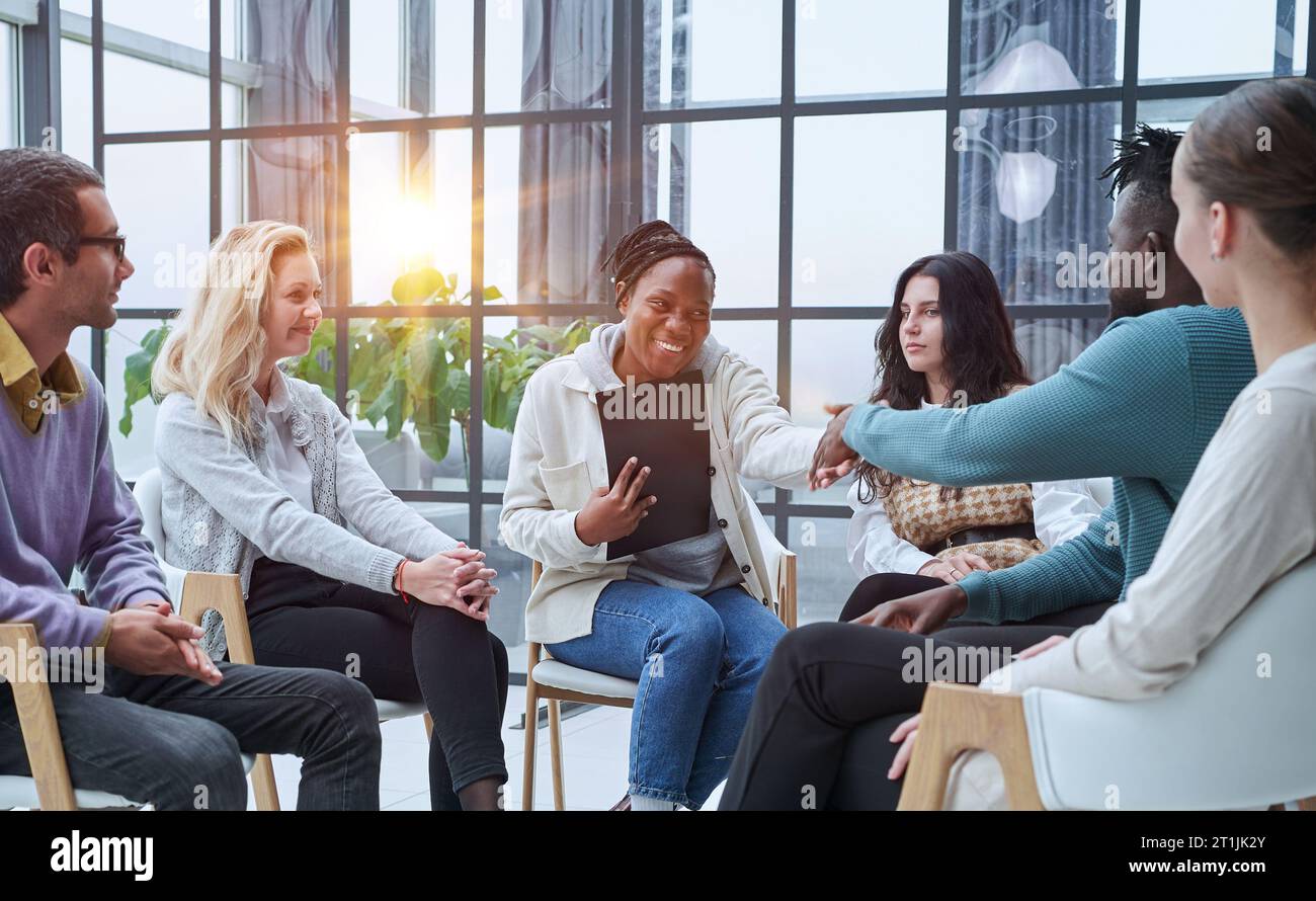 Business audience applauding woman leader hi-res stock photography and ...