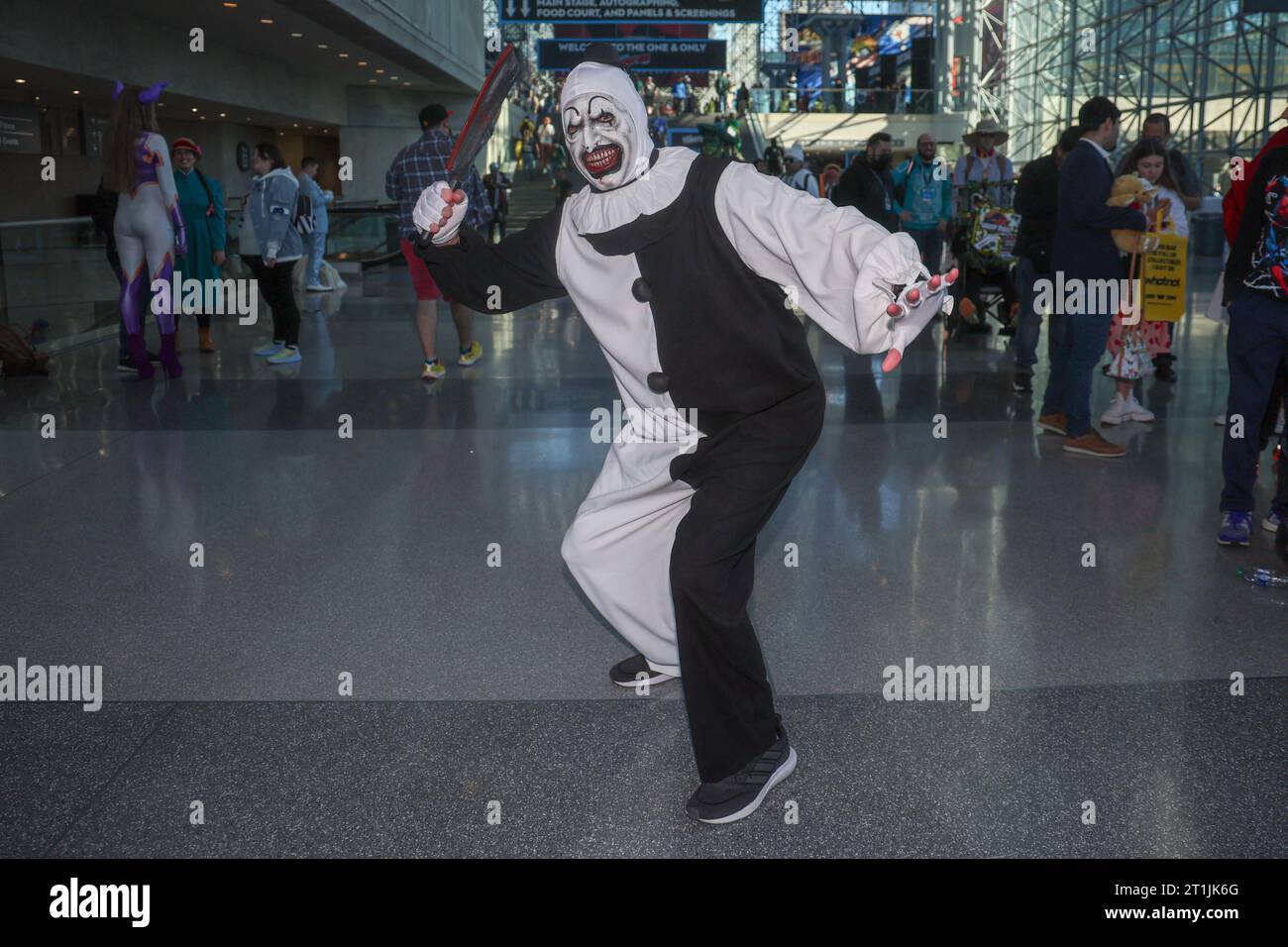 Cosplayer Kyle from Levittown is dressed as Art the Clown from the ...
