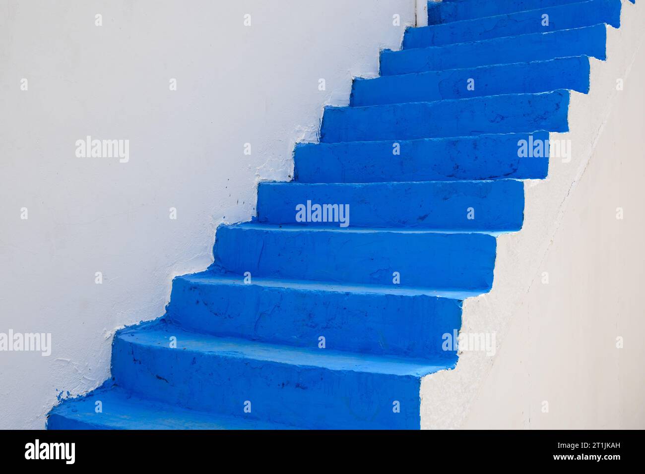 Greek whitewashed outdoor stairs hi-res stock photography and images ...