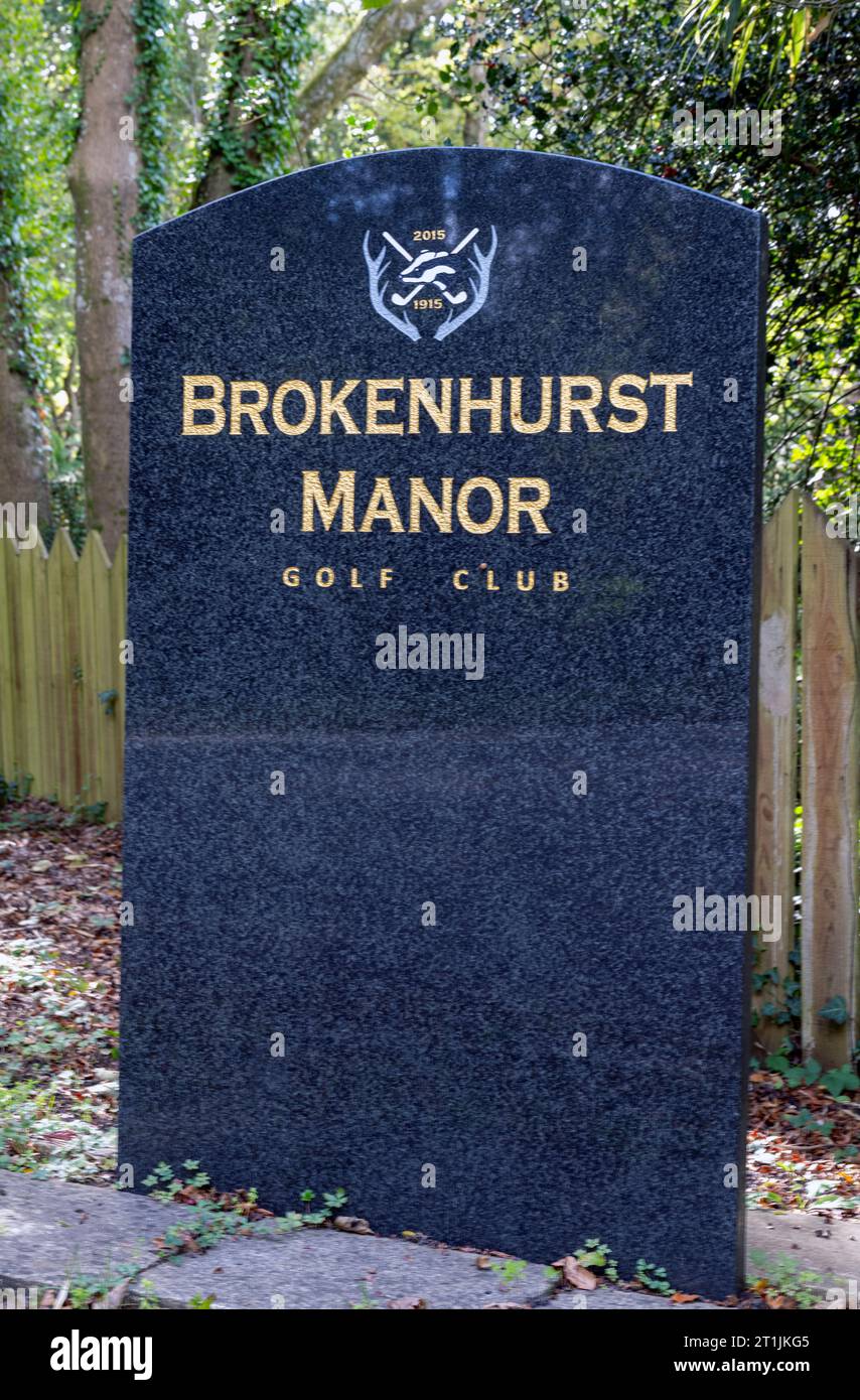 Name sign at the entrance to Brokenhusrt Golf Club, Brockenhurst, New ...