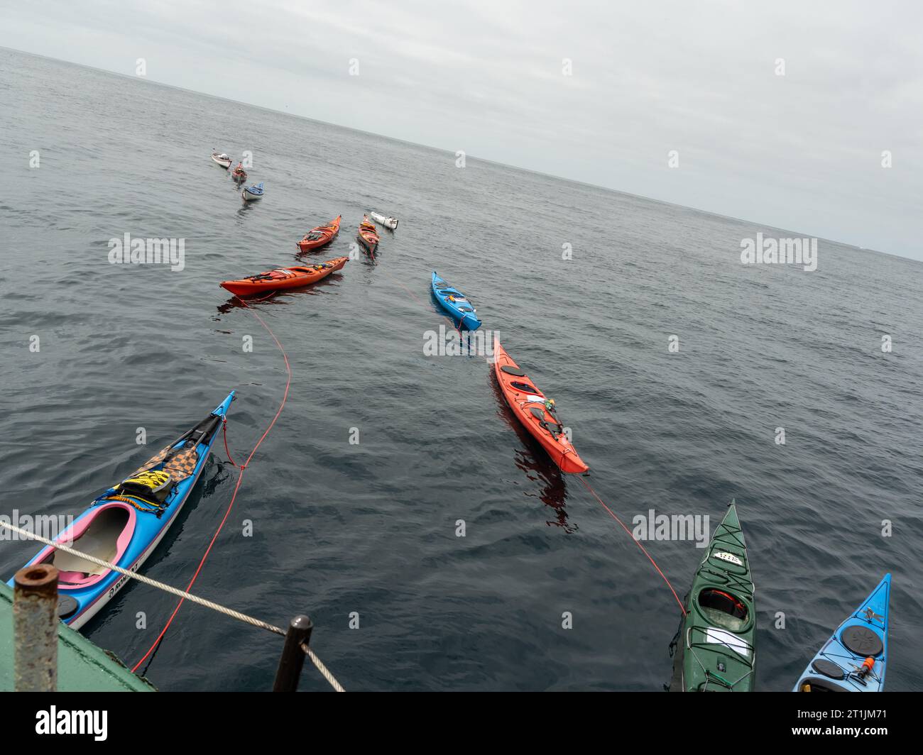 Abandoned kayaks hi-res stock photography and images - Alamy