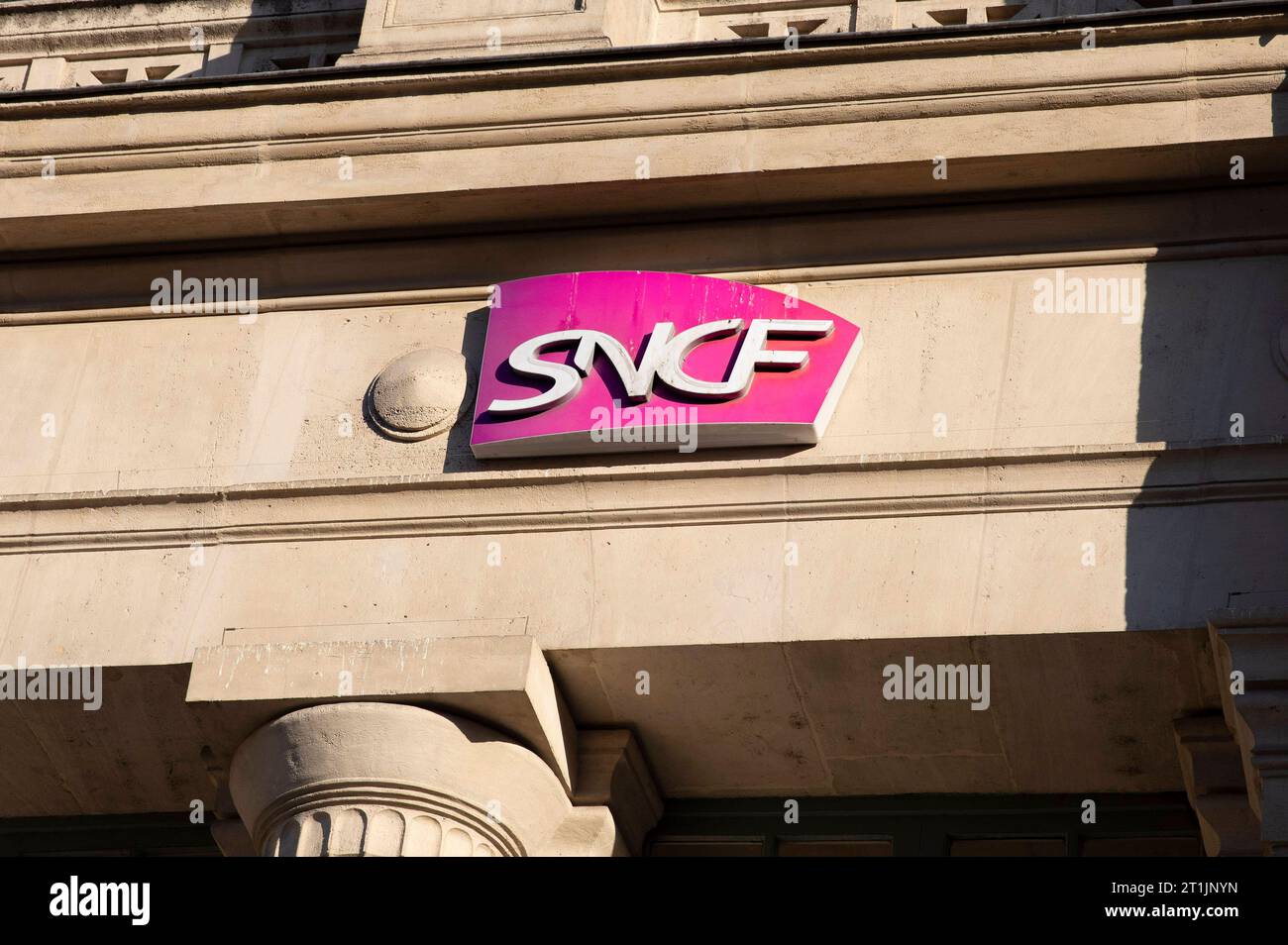 Sncf bahnhofe hi-res stock photography and images - Alamy