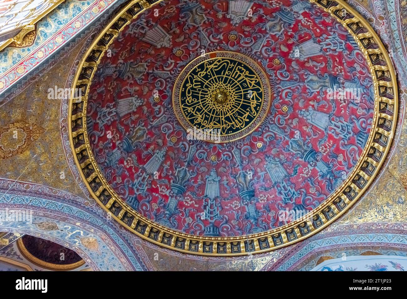 Dome of the Harem of the Sultans in the Topkapi Palace. in Istanbul ...