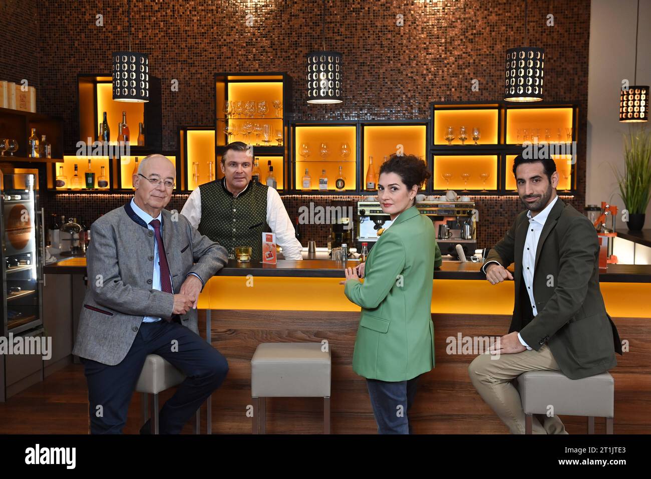 v.li: Alexander Duda Rolle: Polizeidirektor Gert Achtziger, Christian K ...