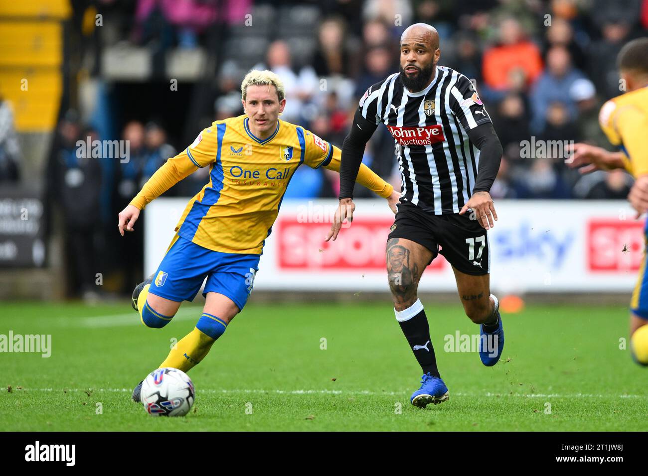 Aaron lewis mansfield hi-res stock photography and images - Alamy