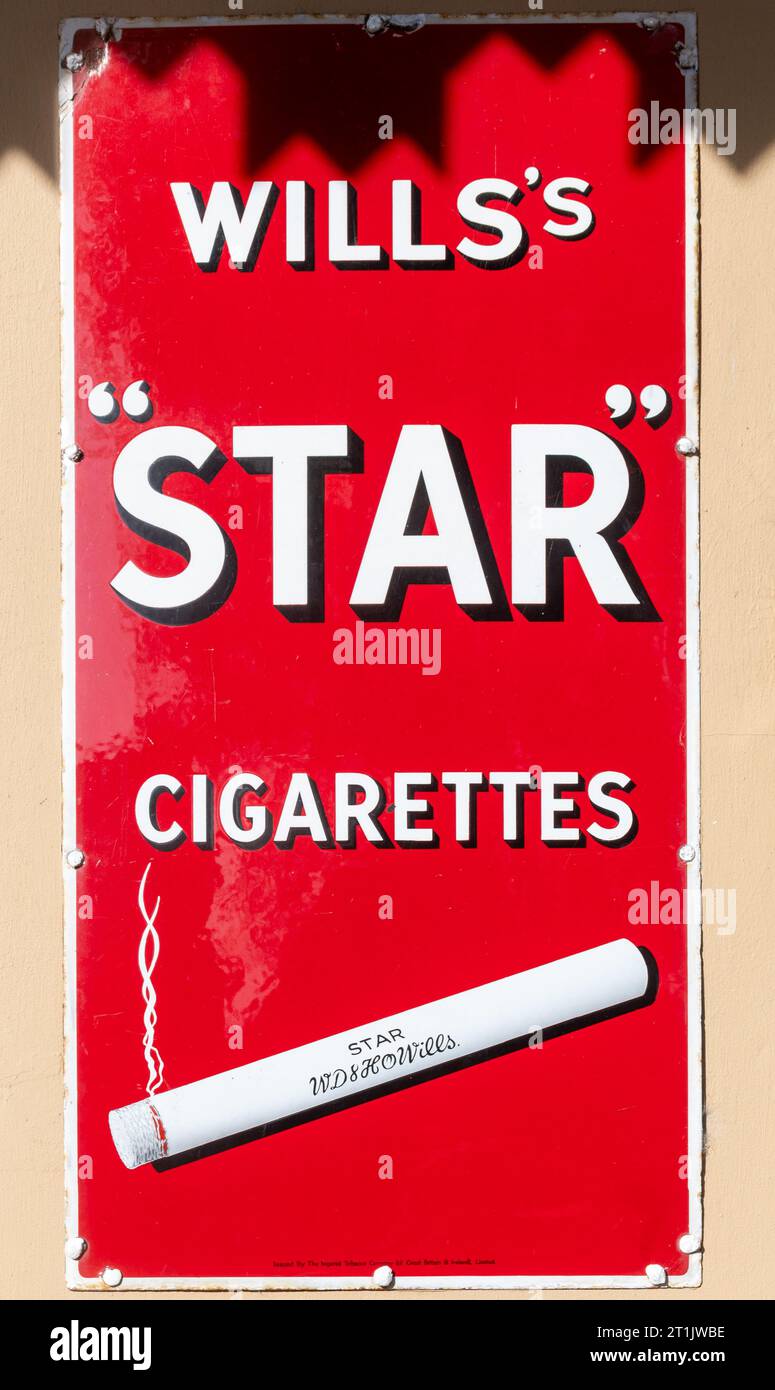 Willss star cigarettes hi-res stock photography and images - Alamy