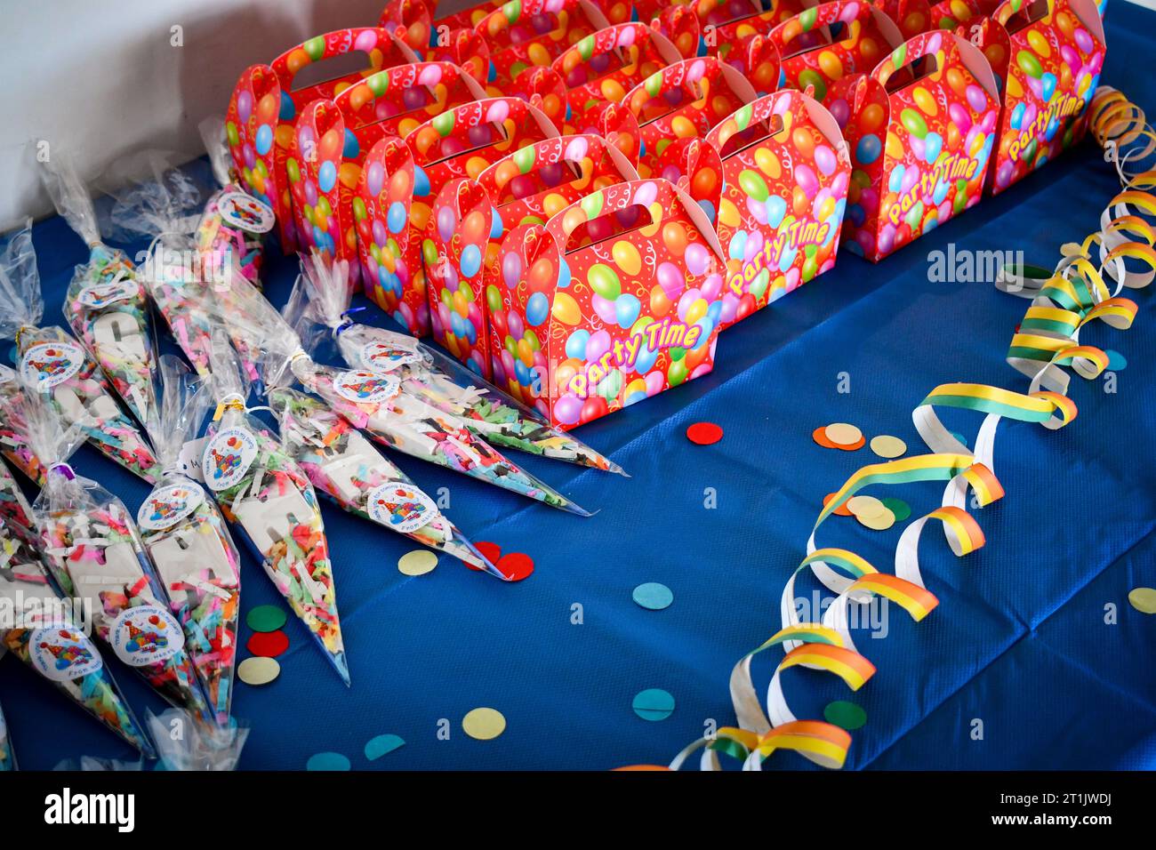 8 year olds birthday party Stock Photo - Alamy