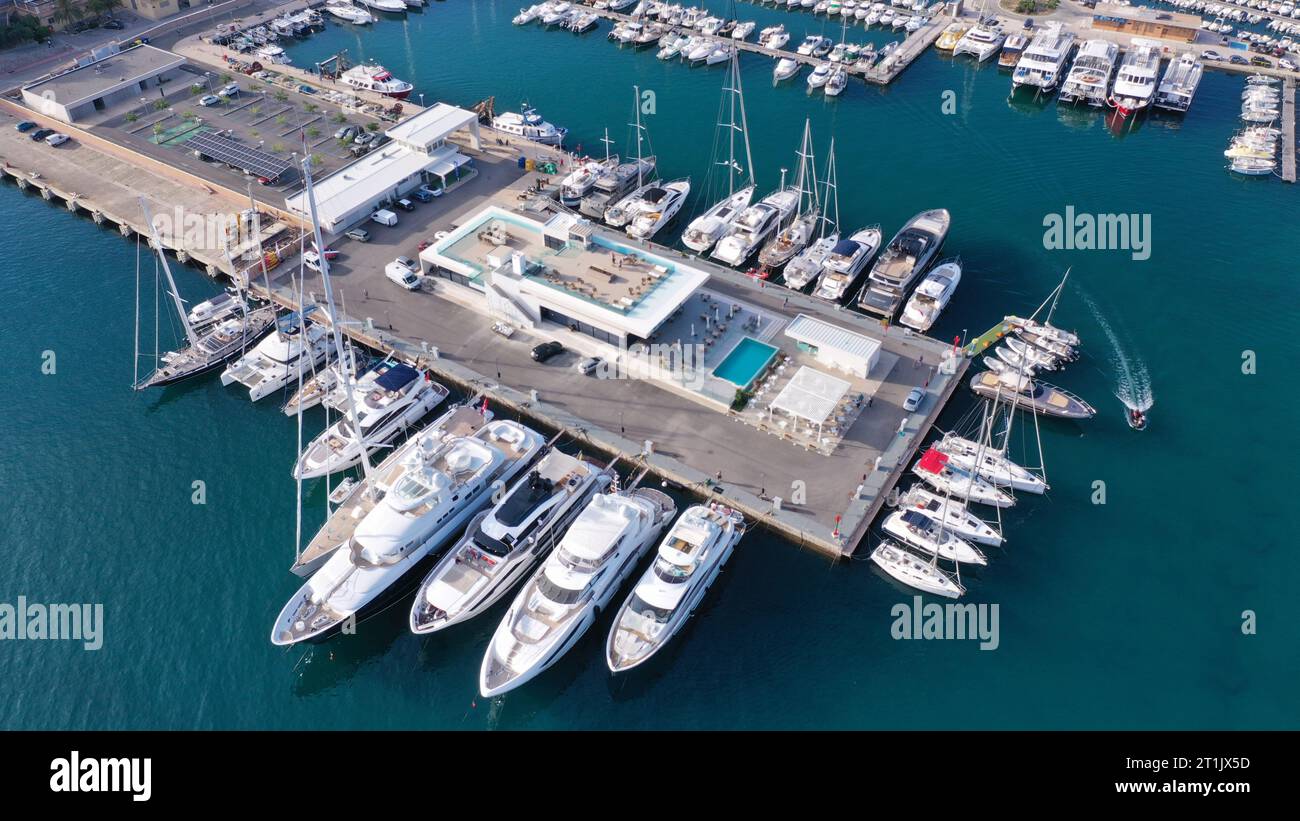Barco lancha velero hi-res stock photography and images - Alamy