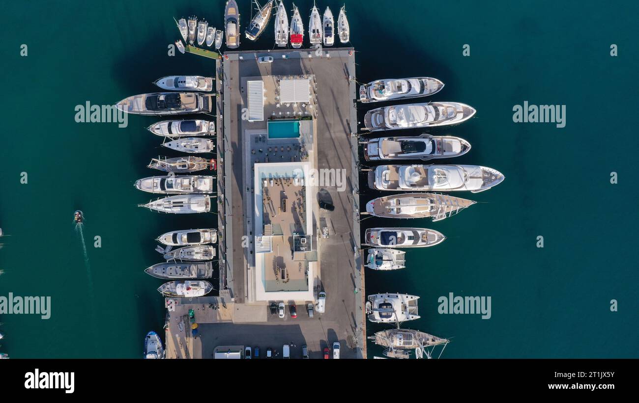 Barco lancha velero hi-res stock photography and images - Alamy