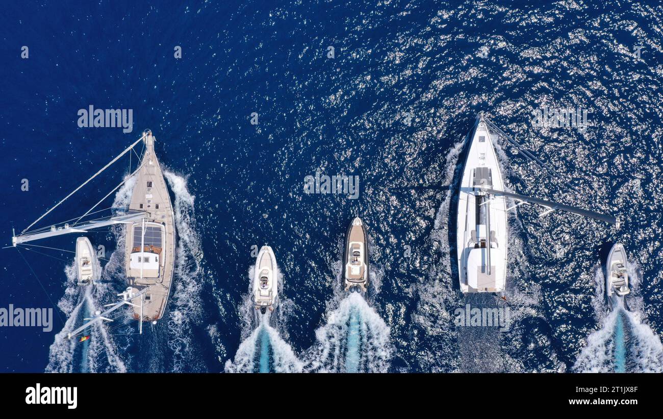 Barco lancha velero hi-res stock photography and images - Alamy