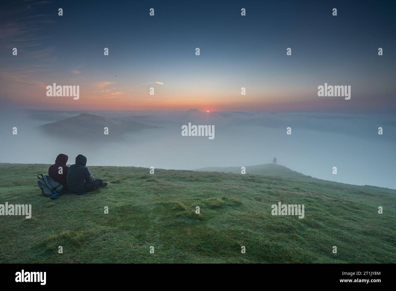 Hilltop people hi-res stock photography and images - Alamy