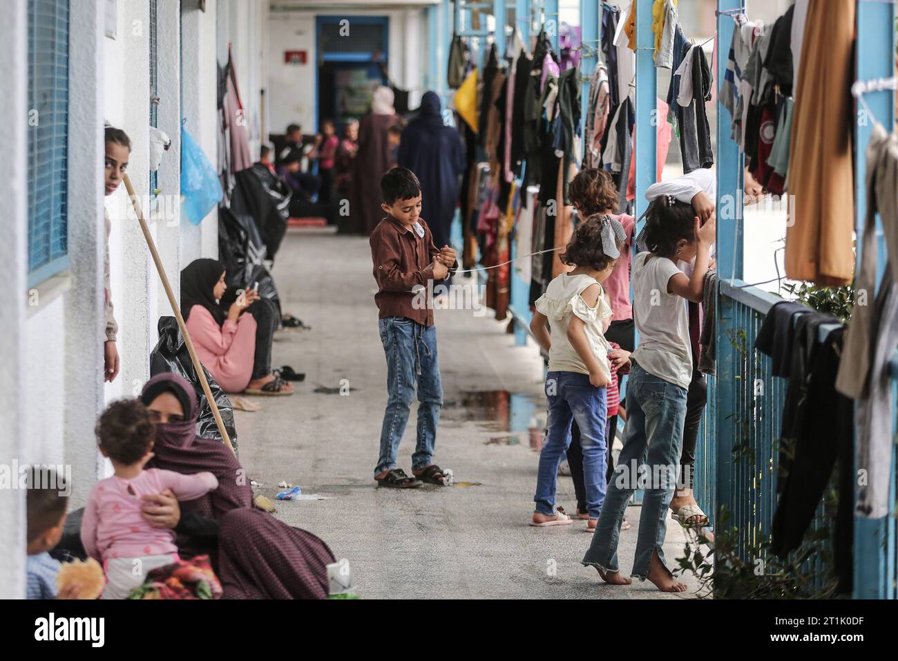 Khan Yunis, Palestinian Territories. 14th Oct, 2023. Displaced ...