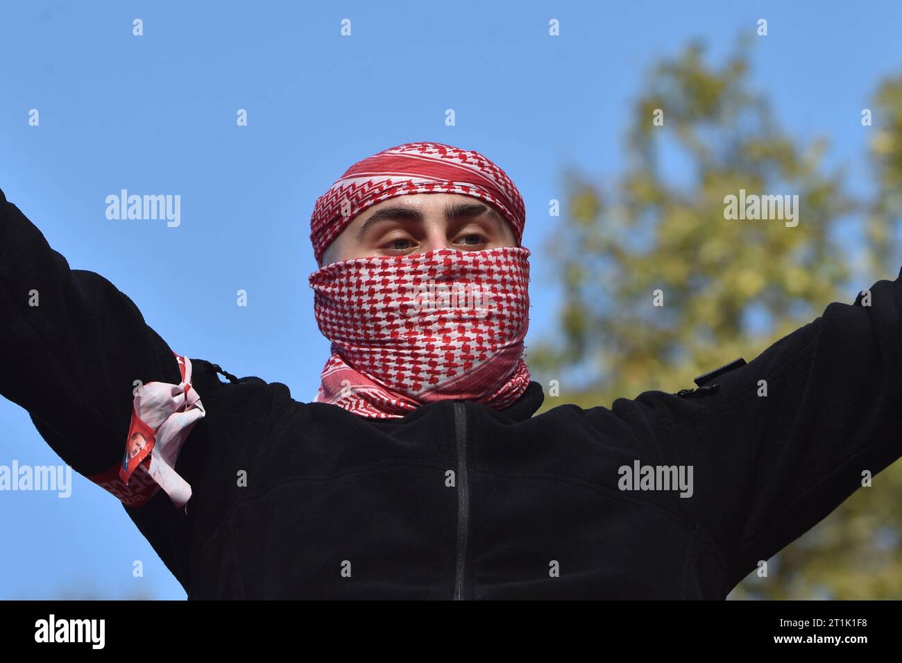 London, England, UK. 14th Oct, 2023. Thousands of demonstrators in ...