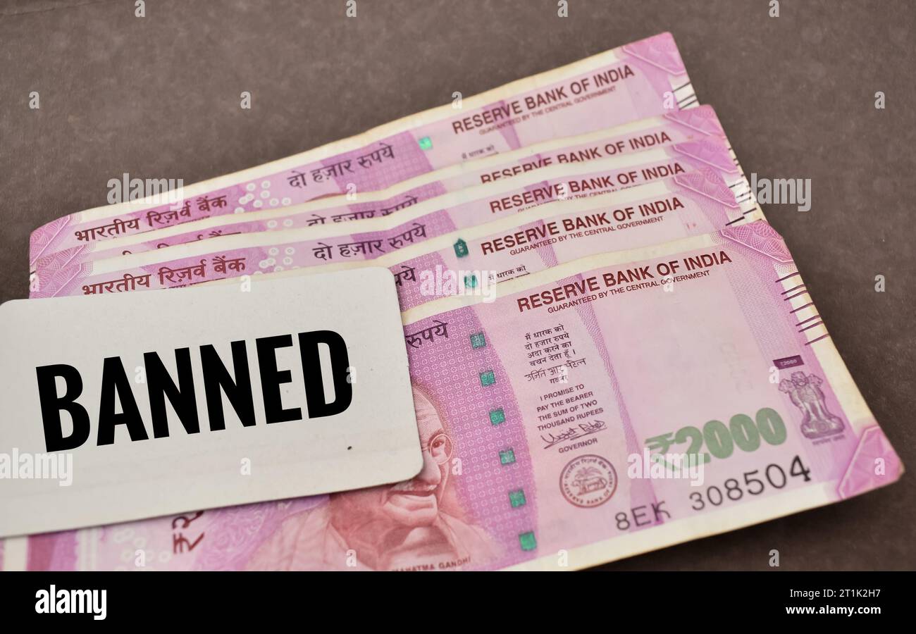 A closeup Picture of Banned Indian two thousand rupees bank currency ...